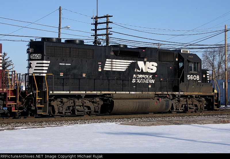 NS 5608